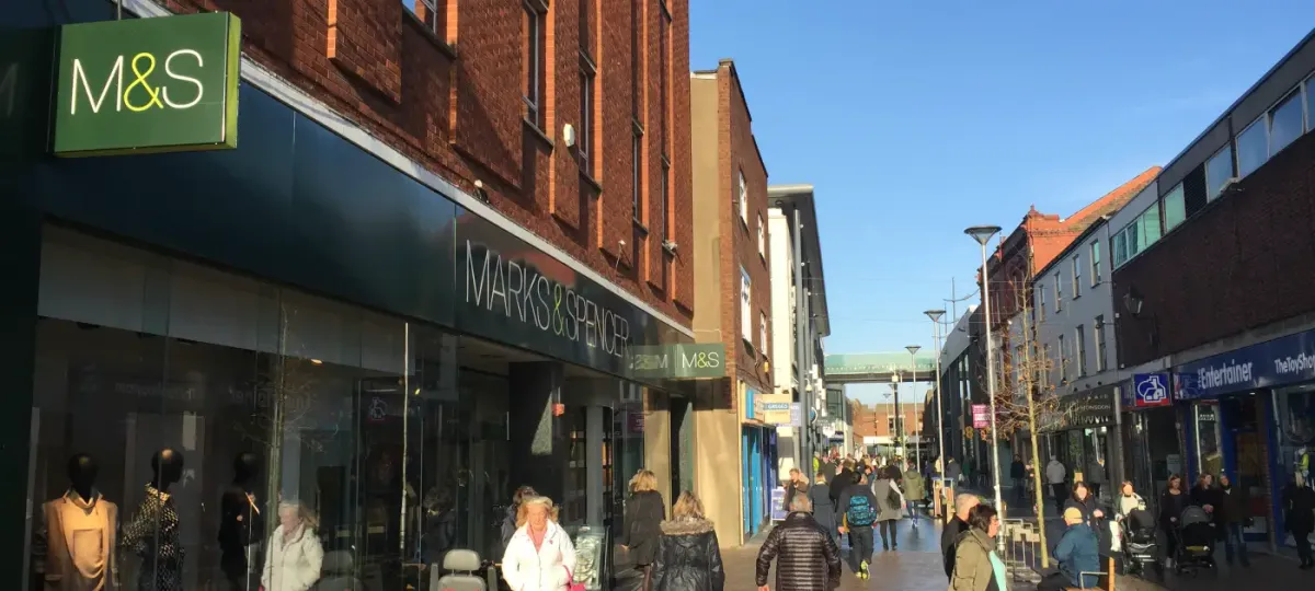 "Buzzing" Altrincham hailed as one of the UK's biggest shopping success ...