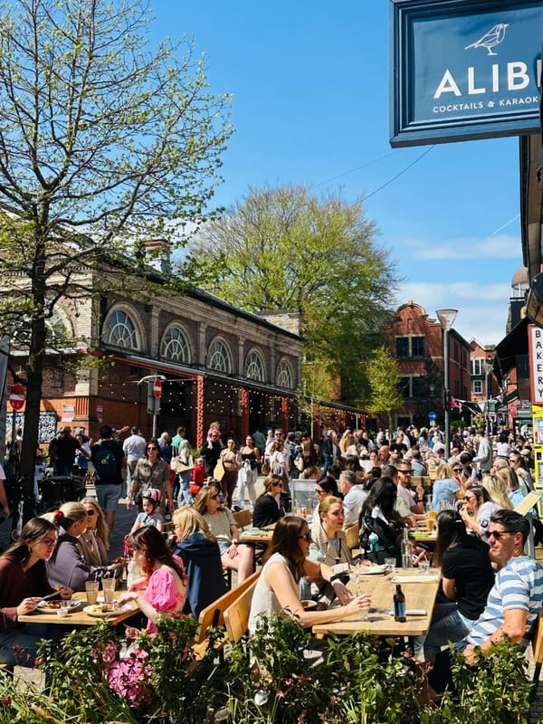 Altrincham and Timperley turn out in force as 36,000 runners take part in record-breaking ...